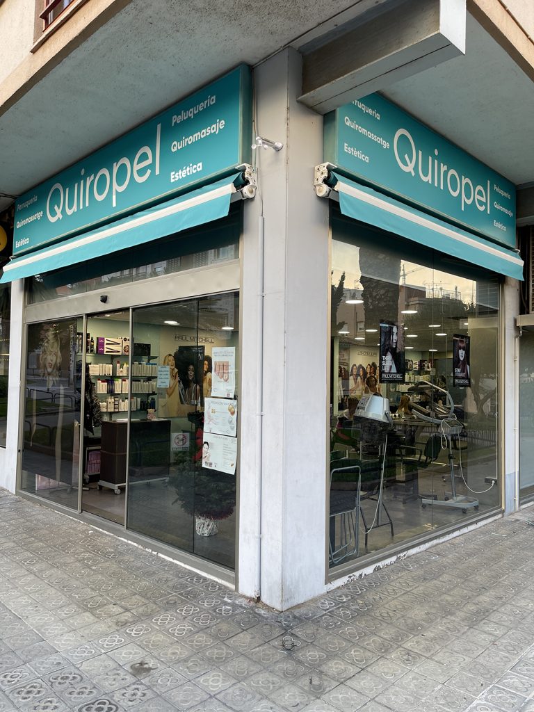 Rótulo para negocio en Barcelona fabricado por Debergrafics